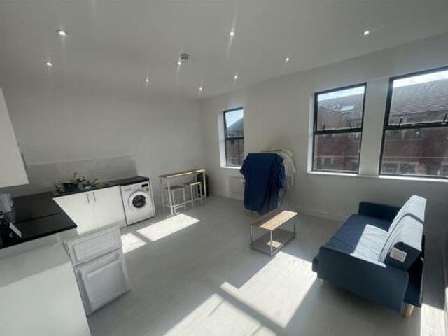 1 Bedroom Apartment For Rent In Morley