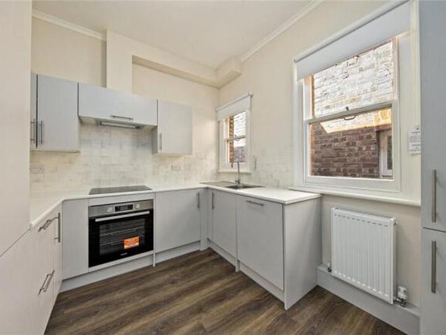 1 bedroom apartment for rent in Mortlake Road, Richmond, TW9