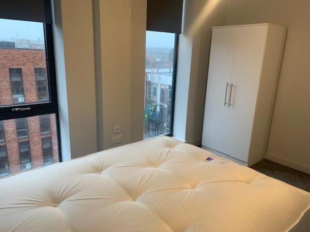 1 bedroom apartment for rent in Neptune Place Grafton Street L8