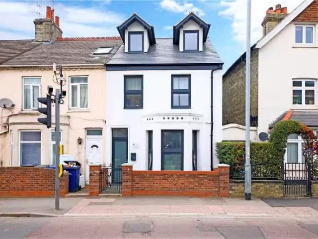 1 bedroom apartment for rent in Newmarket Road, Cambridge, CB5