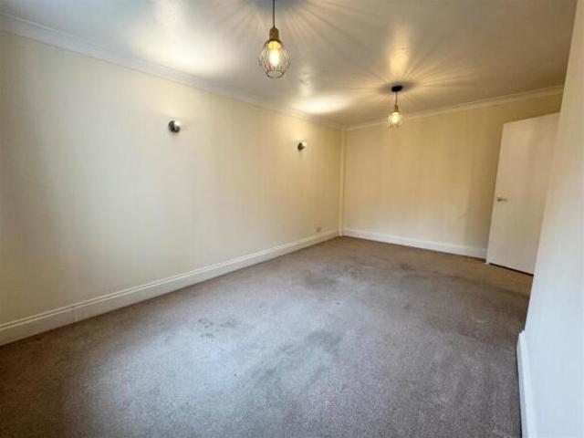 1 bedroom apartment for rent in Nettlecombe Avenue, Craneswater, Southsea, PO4