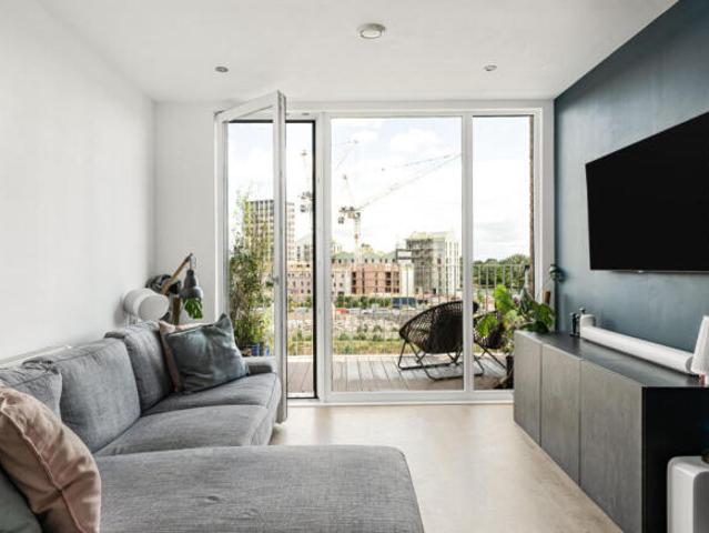 1 bedroom apartment for rent in Nicholson Square, London, E3