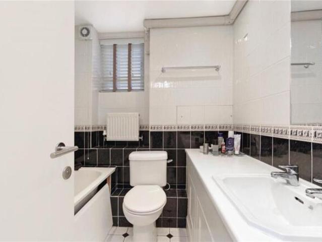 1 bedroom apartment for rent in Norfolk Place, London, W2