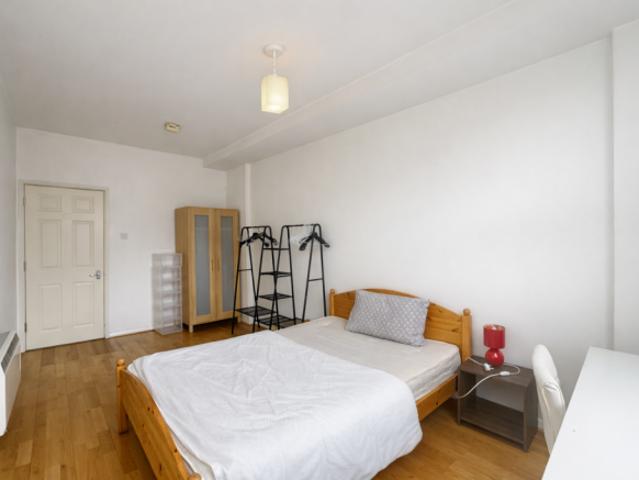 1 bedroom apartment for rent in North End Road, London, SW6