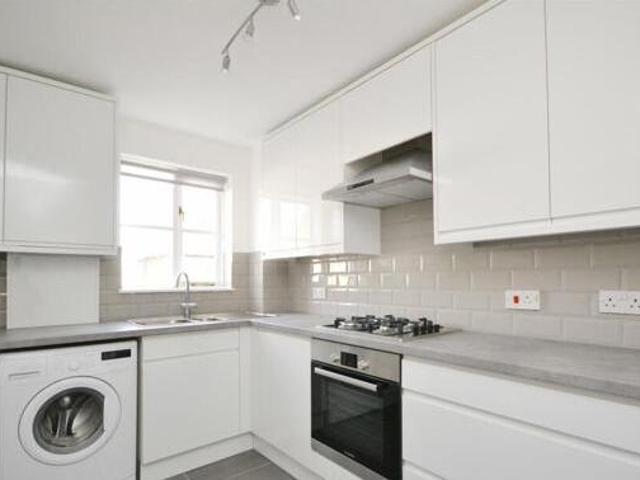 1 Bedroom Apartment For Rent In North Finchley, London