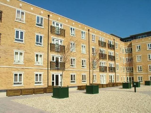 1 bedroom apartment for rent in Ovaltine DriveKings LangleyWD4