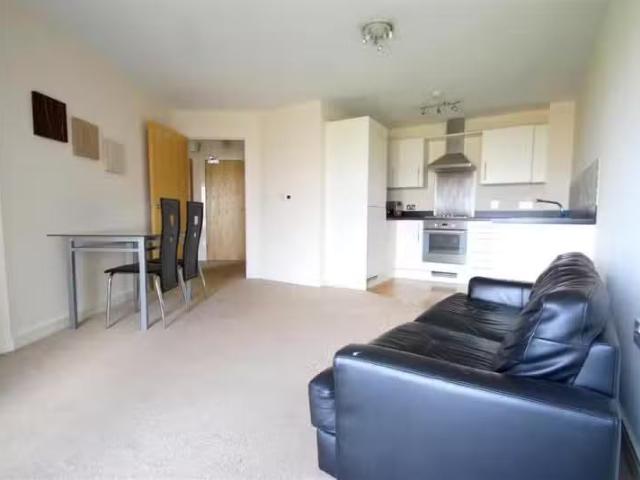 1 bedroom apartment for rent in Overstone Court, Cardiff Bay.