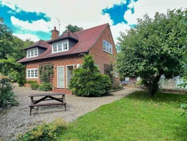 1 Bedroom Apartment For Rent In Old Knebworth