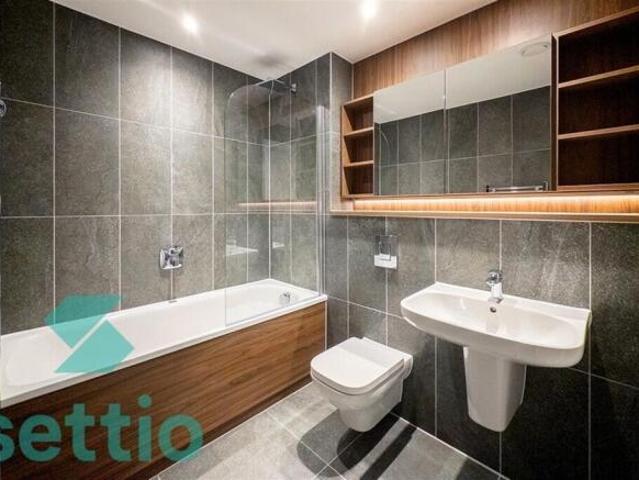 1 bedroom apartment for rent in One Port Street, M1