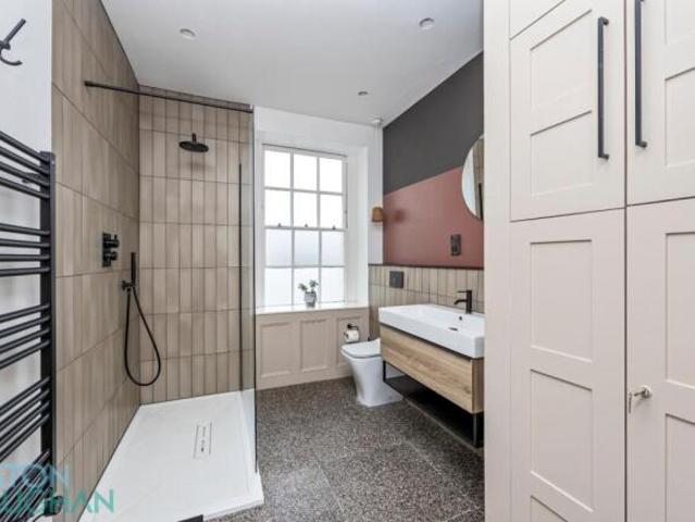 1 bedroom apartment for rent in Oriental Place, Brighton, BN1