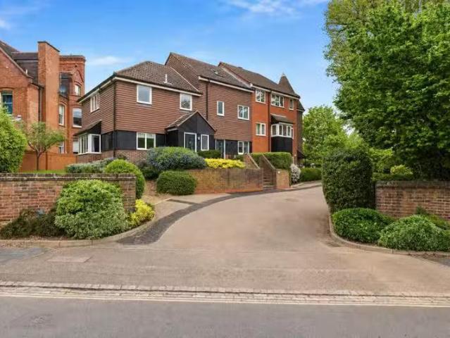 1 bedroom apartment for rent in Avenue Road, St. Albans, Hertf.