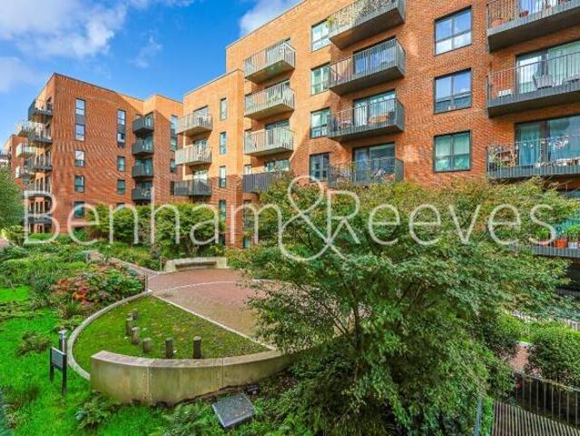 1 bedroom apartment for rent in Accolade Avenue, Southall, UB1