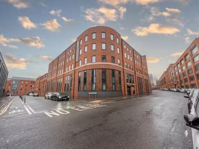 1 bedroom apartment for rent in Albion House, 75 Pope Street.