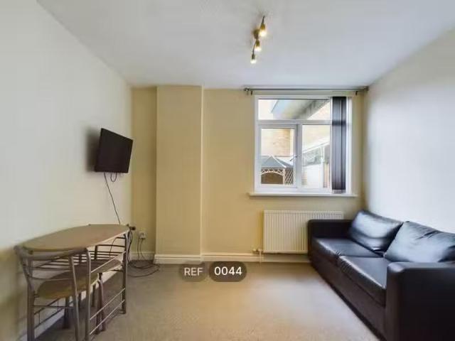 1 bedroom apartment for rent in Anchor Court, Anlaby Road, HU3.