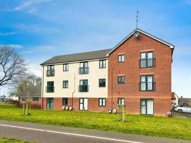 1 bedroom apartment for rent in Anglia Gardens, Leamington Spa.