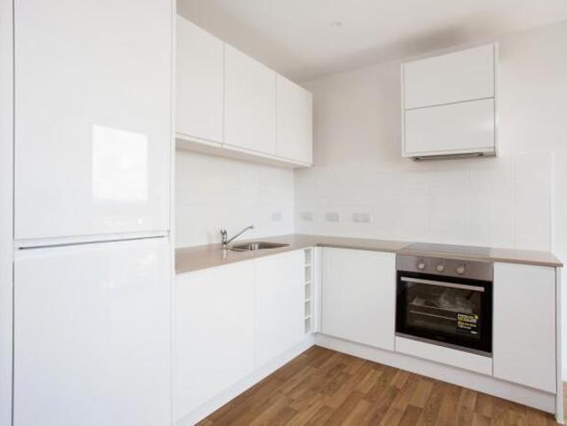 1 bedroom apartment for rent in Apex Gardens, Seven Sisters London N15