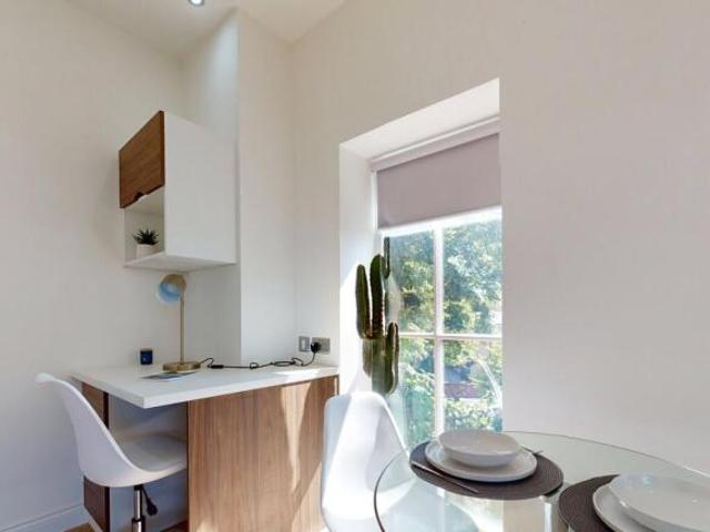 1 bedroom apartment for rent in Apt 7, 29 Clarendon Road #597399, LS2