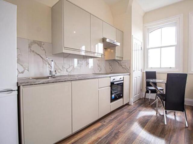 1 bedroom apartment for rent in Apt 16, Fairbairn Residence #406110, LS2