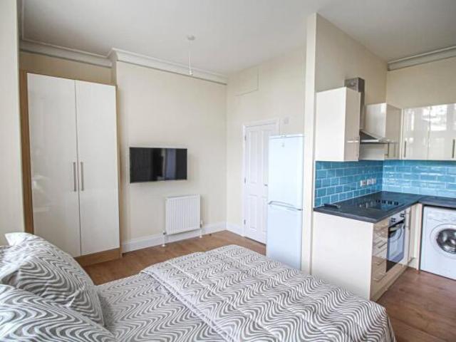 1 bedroom apartment for rent in Apt 22, Fairbairn Residence #824737, LS2