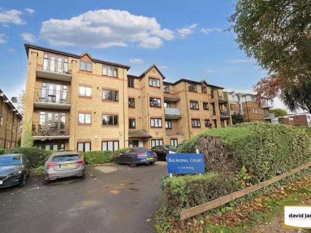 1 bedroom apartment for rent in Balmoral Court, The Avenue, Be.