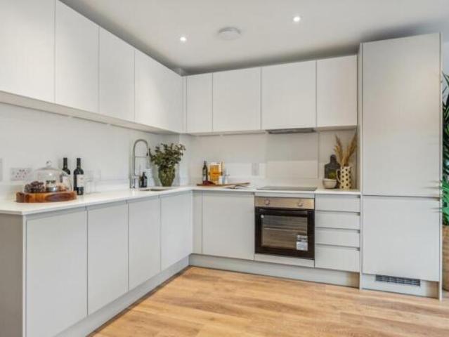 1 bedroom apartment for rent in Bath Road, Slough, Berkshire, SL1