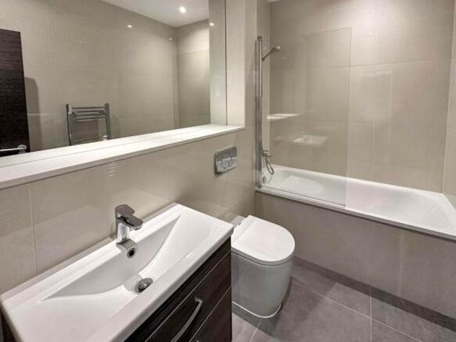 1 bedroom apartment for rent in Bath Road, Slough, Berkshire, SL1