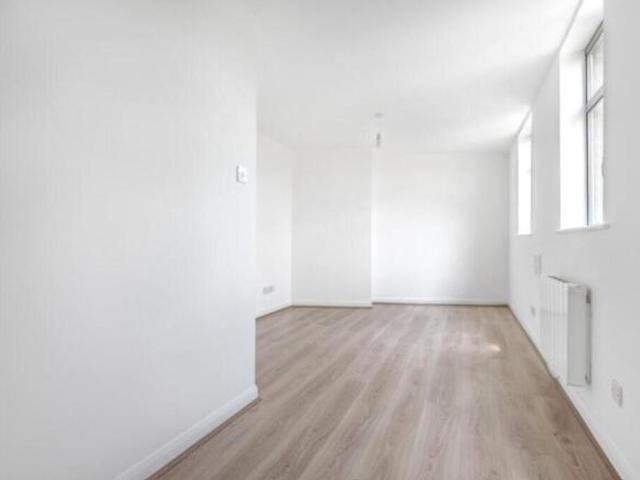 1 bedroom apartment for rent in Bell Green, London, SE26