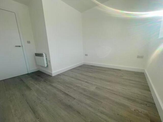 1 bedroom apartment for rent in Bingley road, BD9