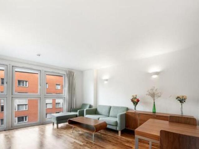 1 Bedroom Apartment For Rent In Biscayne Avenue, London