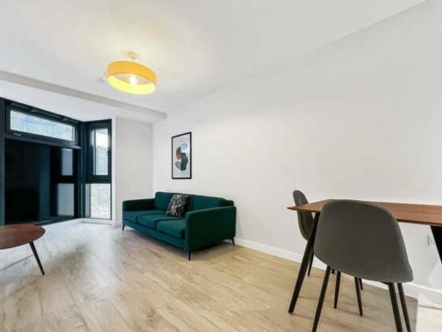 1 bedroom apartment for rent in Block E Victoria Riverside Leeds City Centre LS10