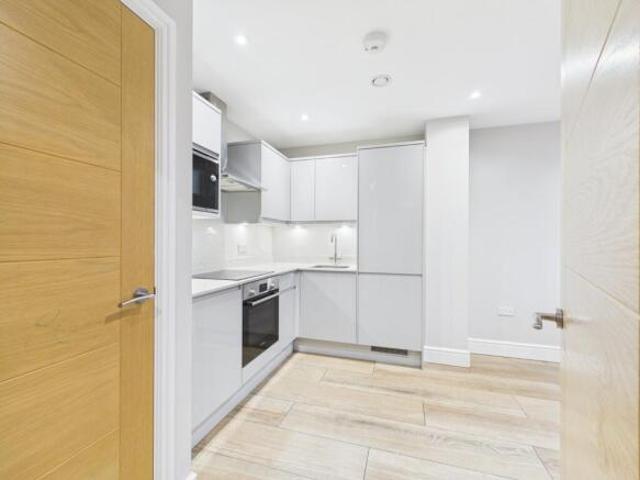 1 bedroom apartment for rent in BMW House, Petersfield Avenue, Slough, Berkshire, SL2