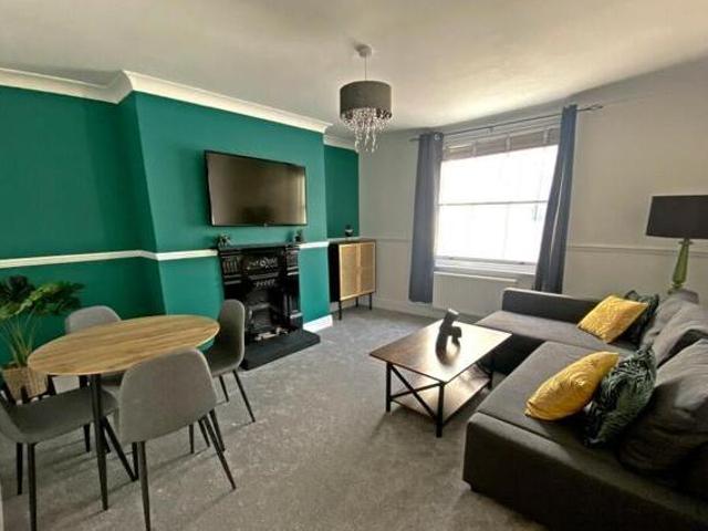1 Bedroom Apartment For Rent In Bournemouth, Dorset