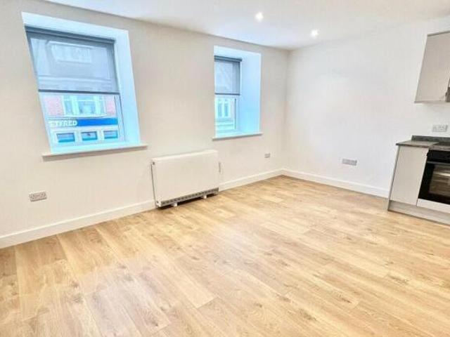 1 Bedroom Apartment For Rent In Bournemouth, Dorset