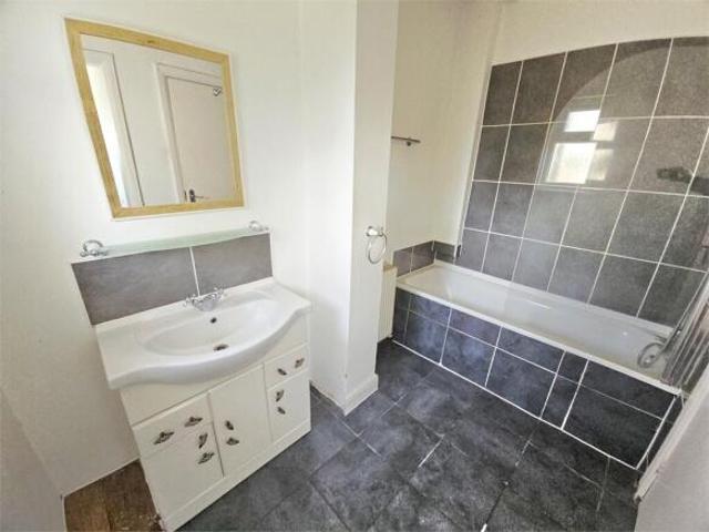1 bedroom apartment for rent in Bournemouth Park Road, Southend, SS2