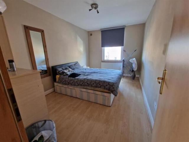1 bedroom apartment for rent in Brent Street, Hendon, London, NW4