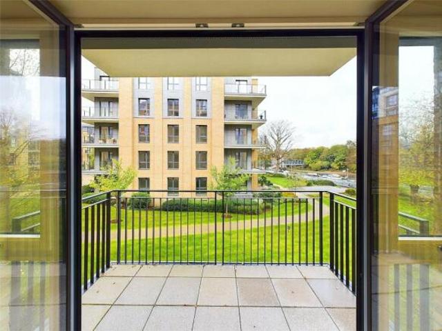 1 bedroom apartment for rent in Pinewood Gardens, Teddington, TW11
