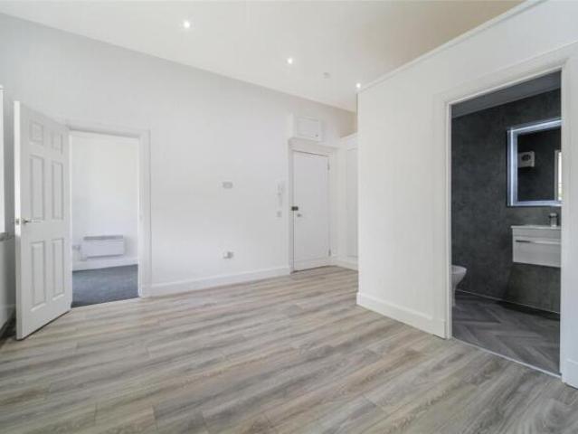 1 bedroom apartment for rent in Camphill Avenue, Glasgow, G41