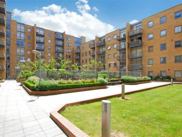 1 bedroom apartment for rent in Canary Central, London, E14