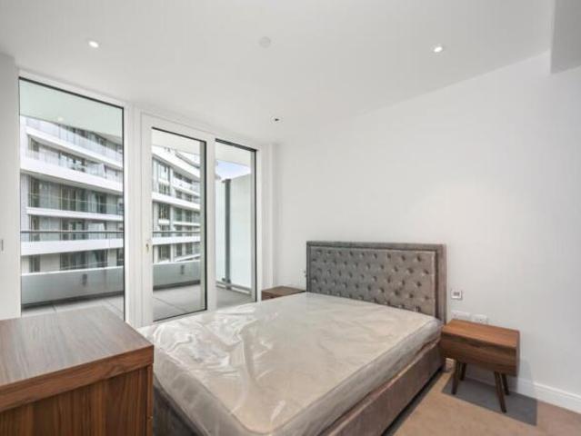 1 bedroom apartment for rent in Cascade Court, Sopwith Way, London SW11