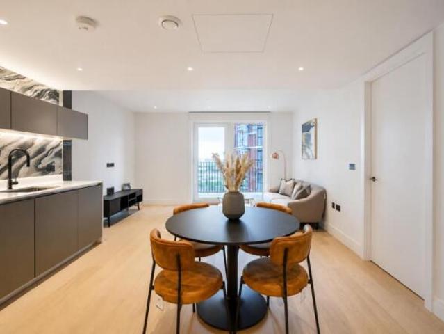 1 bedroom apartment for rent in Cascade Way London W12