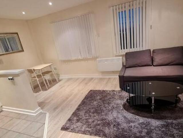 1 Bedroom Apartment For Rent In Cardiff, Cardiff of