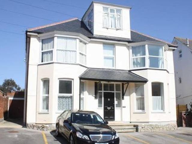 1 bedroom apartment for rent in Carlton Road South Close to Weymouth Town Centre DT4