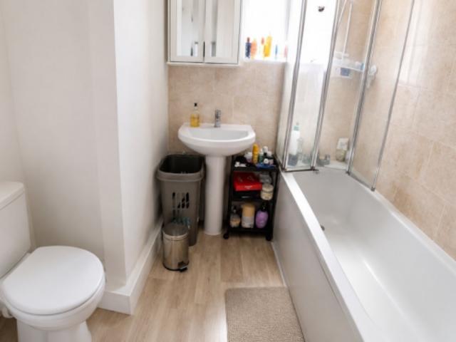 1 bedroom apartment for rent in Celandine Close, London, E14