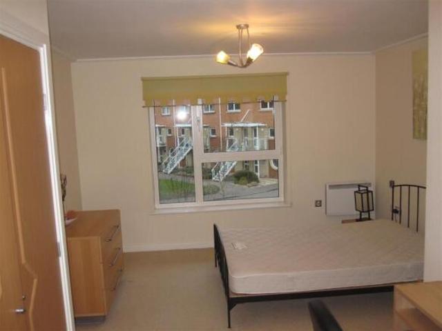 1 bedroom apartment for rent in Century Wharf, Lynton Court, Cardiff Bay, CF10
