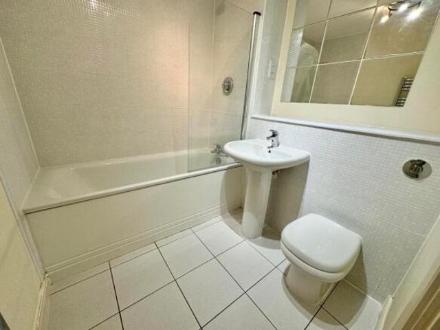 1 bedroom apartment for rent in Centenary Plaza, B1