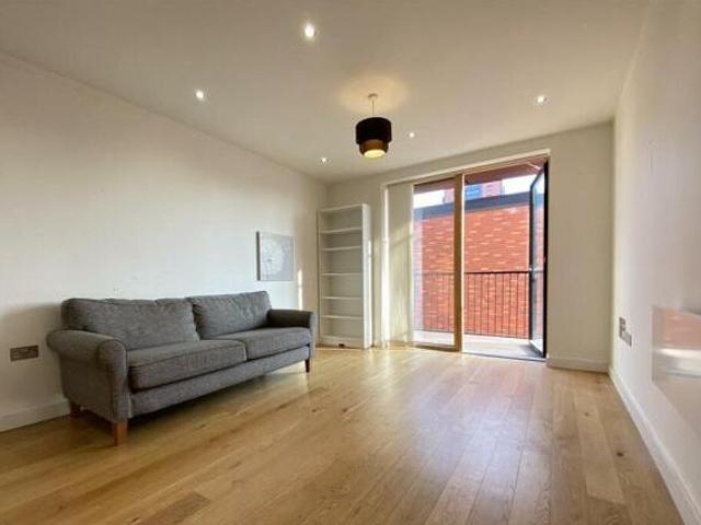 1 Bedroom Apartment For Rent In Chapel Street