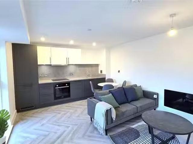 1 bedroom apartment for rent in Chapmans Yard, 56 Upper Gough.