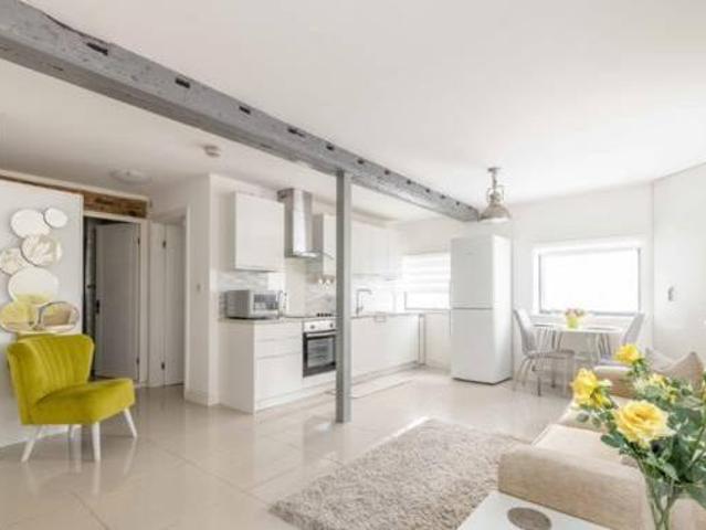 1 bedroom apartment for rent in Charles Street Windsor Berkshire SL4