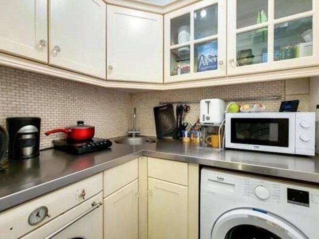 1 bedroom apartment for rent in Chatsworth Court, Pembroke Road, London, W8
