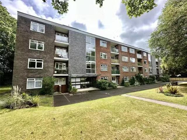 1 bedroom apartment for rent in Chine Crescent Road, Bournemou.